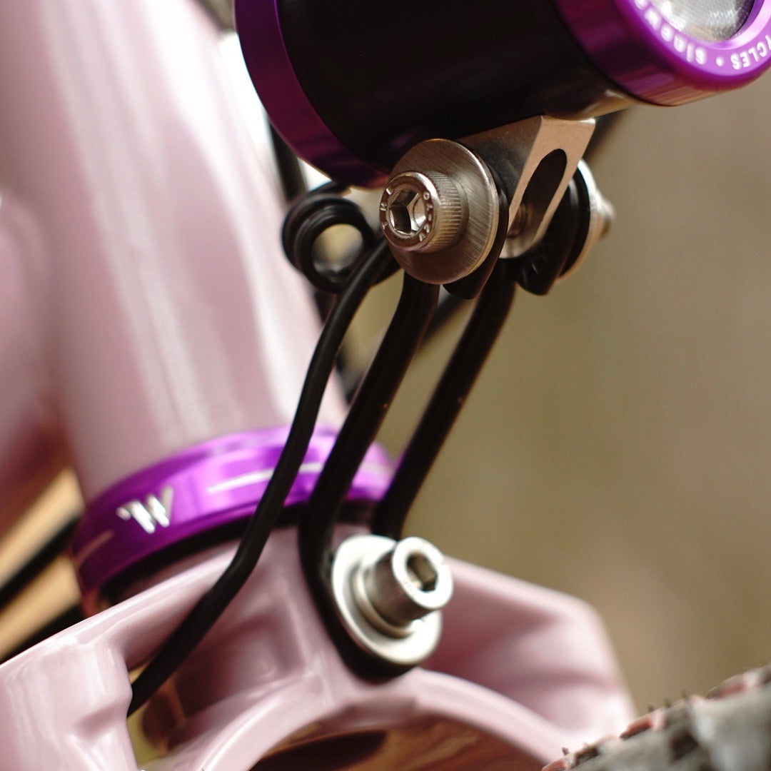 Busch and Muller dynamo fork crown headlight mount: 45mm / Black